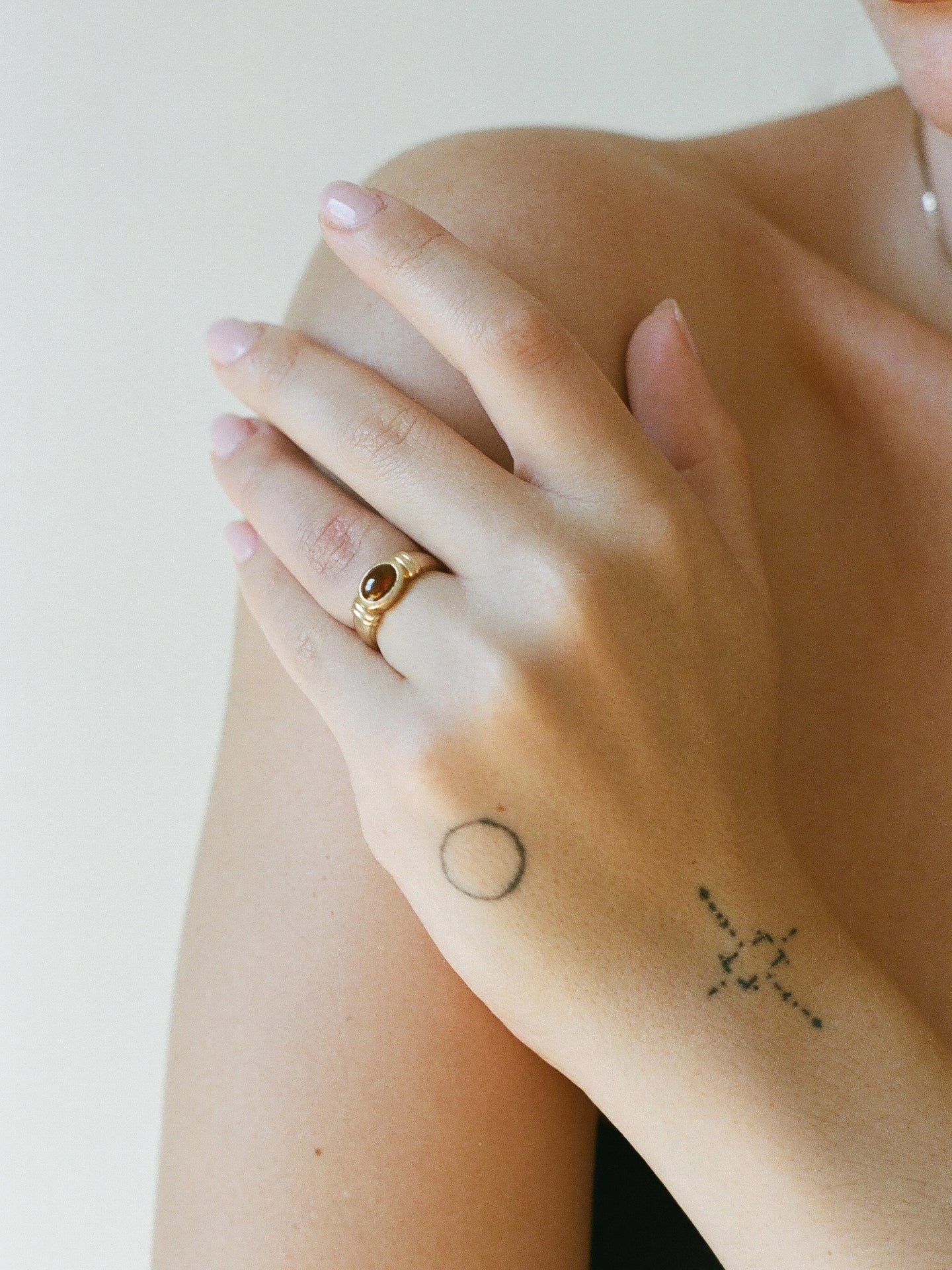 Alessandra Ring Yellow Gold, Garnet * – lauralombardi